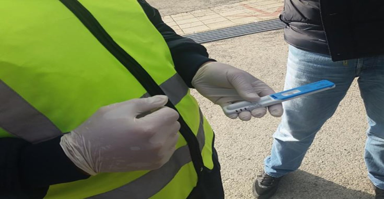 Θετικός σε νάρκοτεστ χειριστής κινητών καμερών - Καταγγέλθηκε από πολίτη