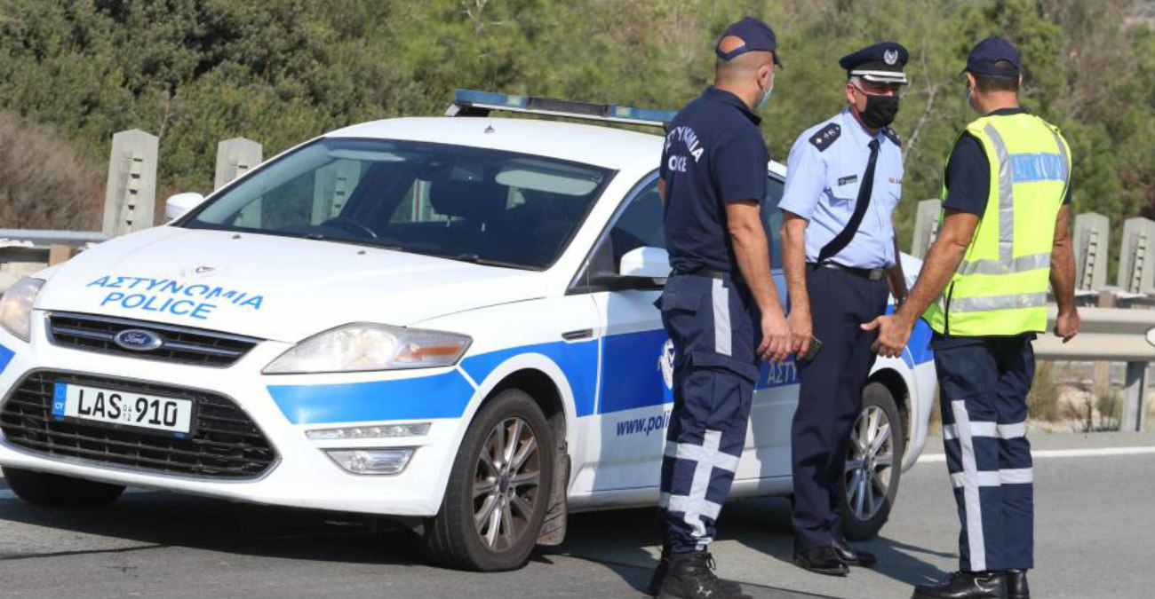 Τροχαίο στη Λευκωσία: Λεωφορείο συγκρούστηκε με όχημα – Δείτε φωτογραφίες