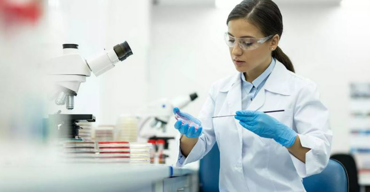 Τροφική δηλητηρίαση: Να τι δεν βάζει ποτέ στο πιάτο της μία μικροβιολόγος