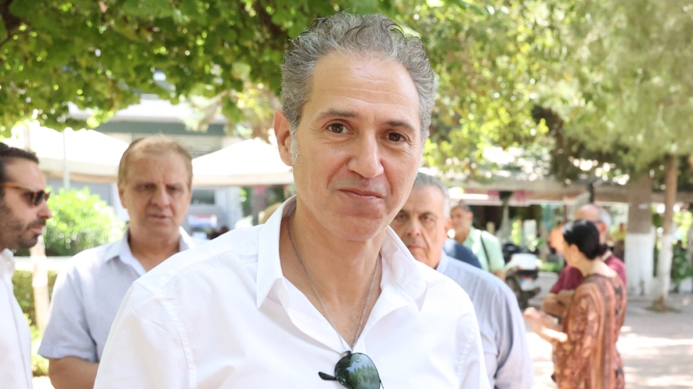 Δημήτρης Κόκοτας: Παραμένει στη ΜΕΘ ο τραγουδιστής - Όσα είπε η αδερφή ...