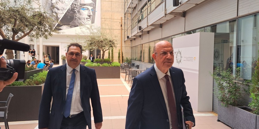 Την Πέμπτη προς ψήφιση ειδικό δικαστήριο και δύο προτάσεις νόμου για ...