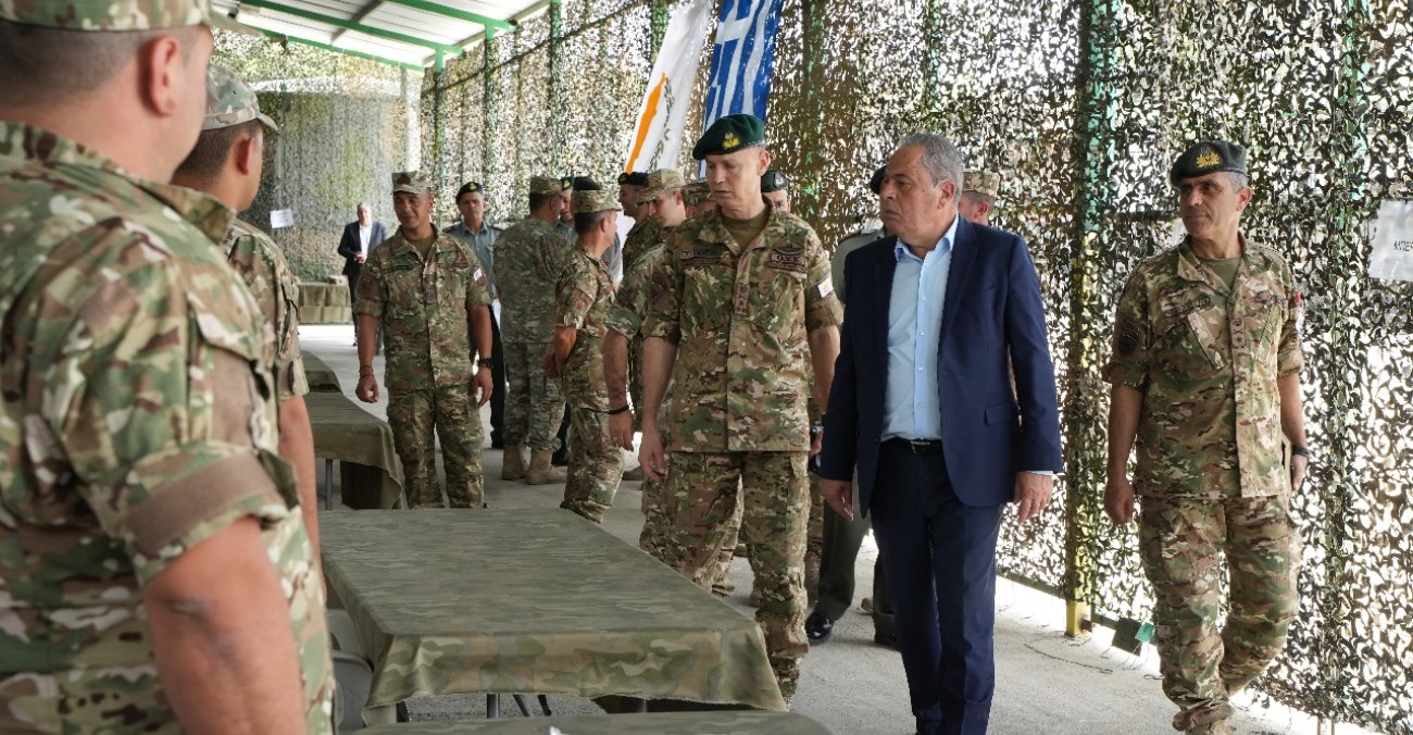 Παραλαμβάνουν ρουχισμό οι νεοσύλλεκτοι - «Είμαστε έτοιμοι να ...