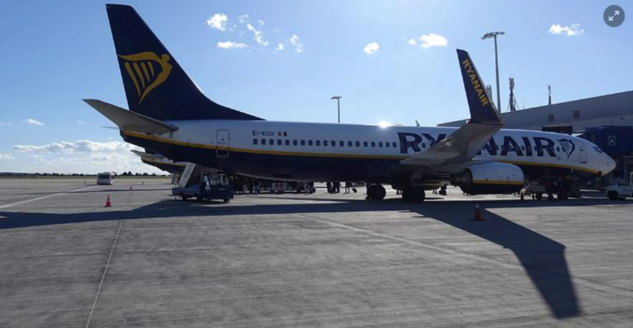Ryanair: Οι ψευδείς απειλές για βόμβα σε αεροπλάνα της και η εμπλοκή ...