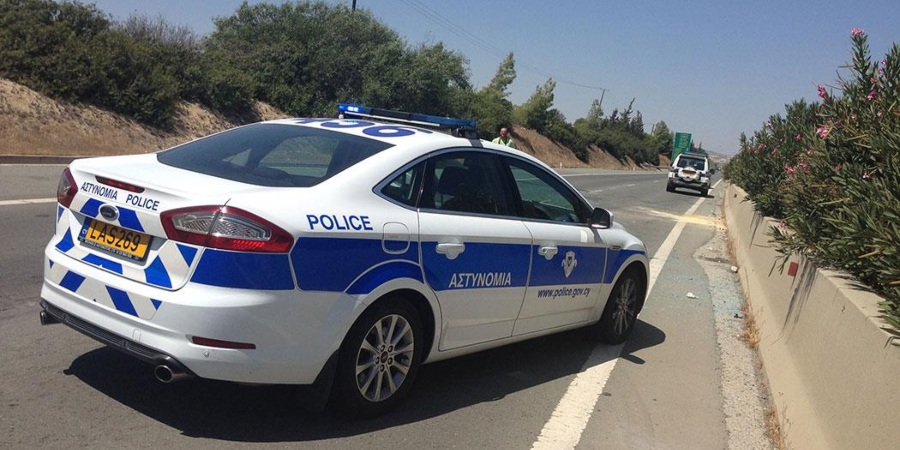 Ανήλικος πήρε μοτοσικλέτα και οδηγούσε στο σκοτάδι χωρίς φώτα, φρένα ...