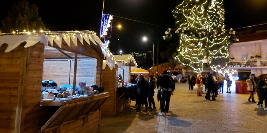 Χριστουγεννιάτικα χωριά: Υποδέχονται από σήμερα μικρούς και μεγάλους ...