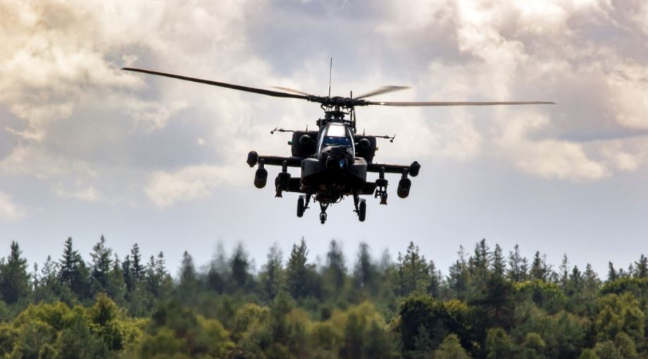 Αλάσκα: Δυο ελικόπτερα Apache του στρατού των ΗΠΑ συγκρούστηκαν εν ...