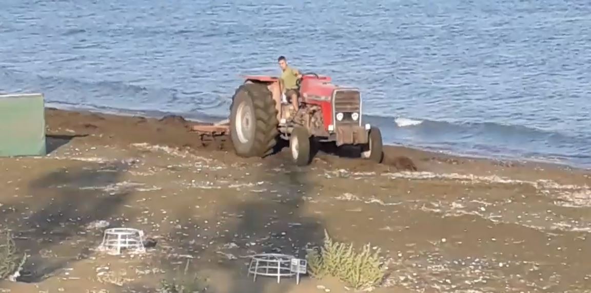 Ο Υπουργός Γεωργίας κατήγγειλε το όργωμα με τρακτέρ στην παραλία ...