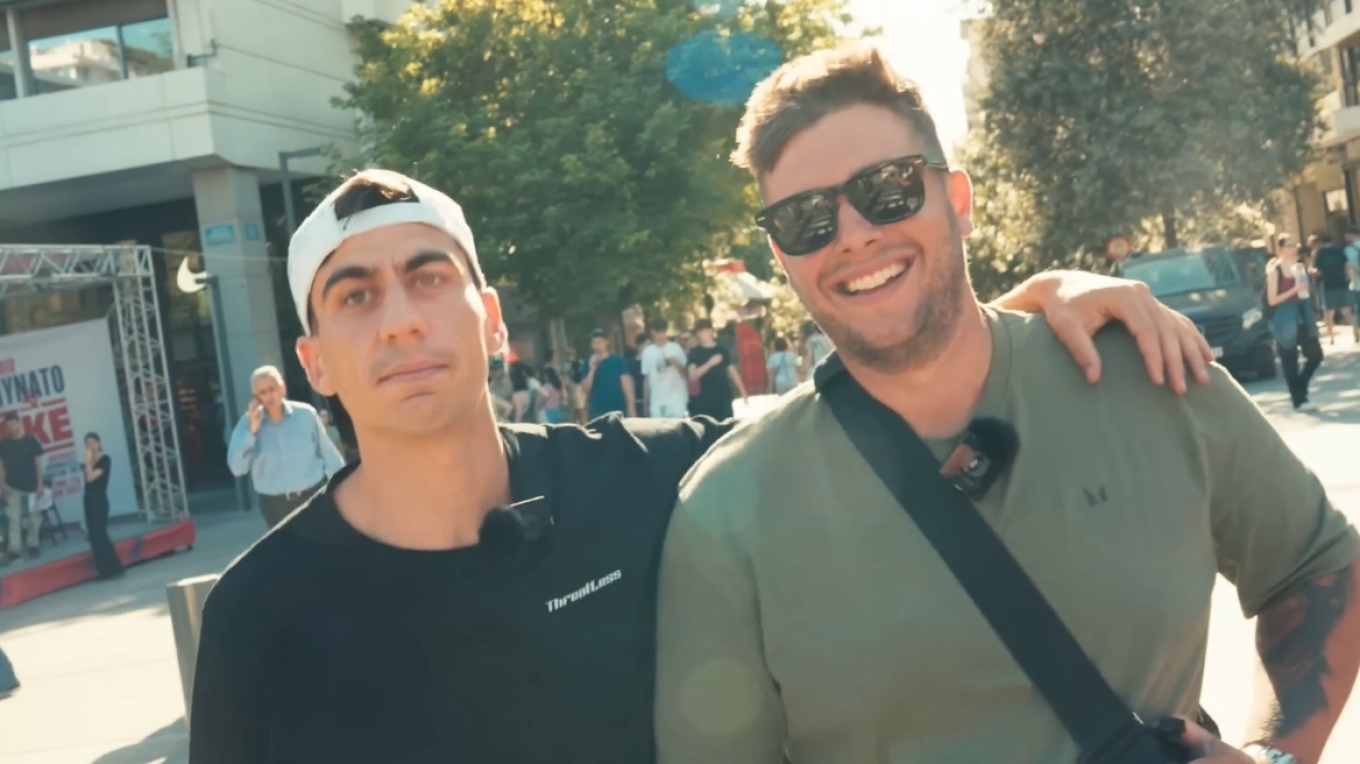 Ο Φειδίας Παναγιώτου και ο YouTuber Κοψιάλης έδωσαν 50 ευρώ σε έφηβο ...